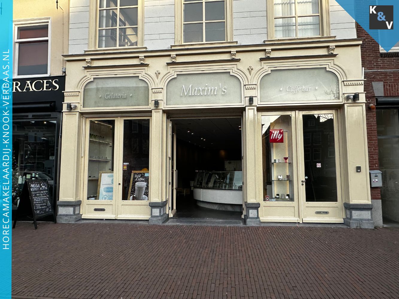Goedlopende Gelateria aan de Nieuwe Rijn in het centrum van Leiden ter ...